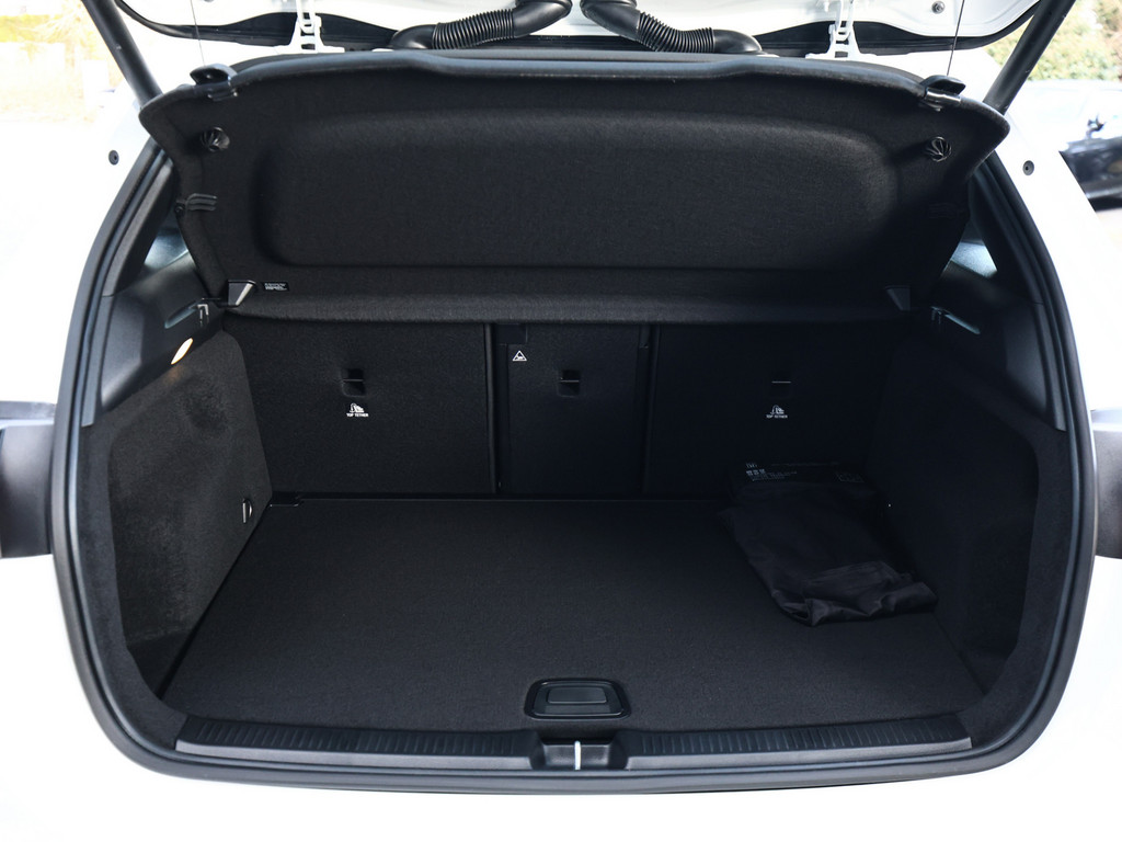 MERCEDES-BENZ B 180 Progressive Advanced Plus